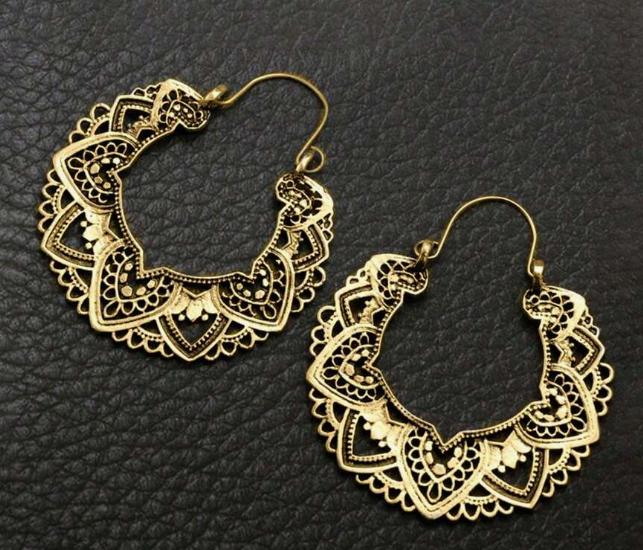 Heart Design Hook Hoops – Southern Gals & Company